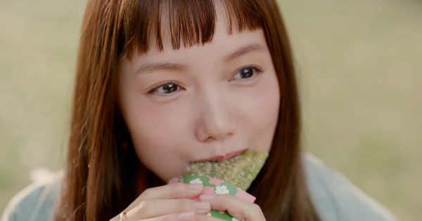 「花よりパイ」な宮﨑あおいがパイを頬張る マクドナルド新CM | AdverTimes.（アドタイ） by 宣伝会議